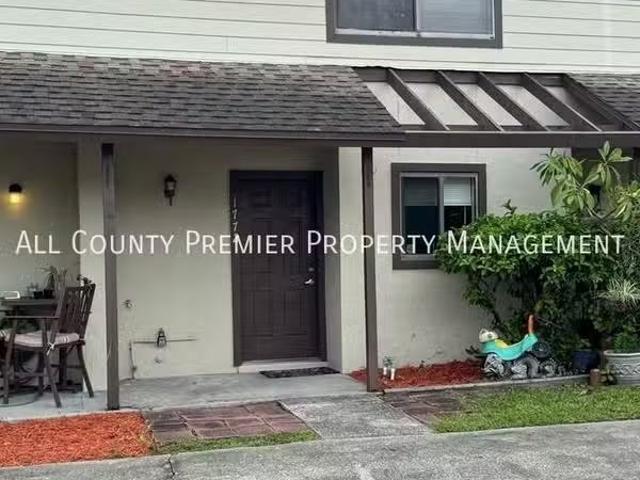 Nice 2 Bedroom, 1.5 Bath Townhouse! Semoran Club Community! Ap.