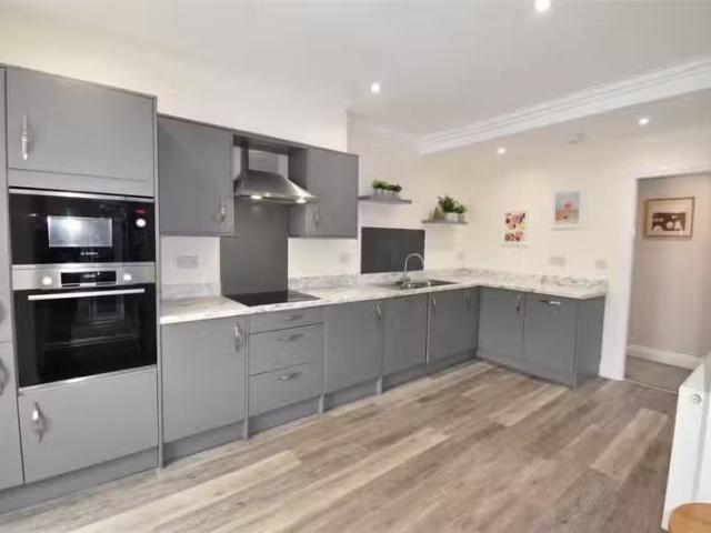 Charming 2 bedroom apartment for rent in 7, Wordsworth Mews, 4.