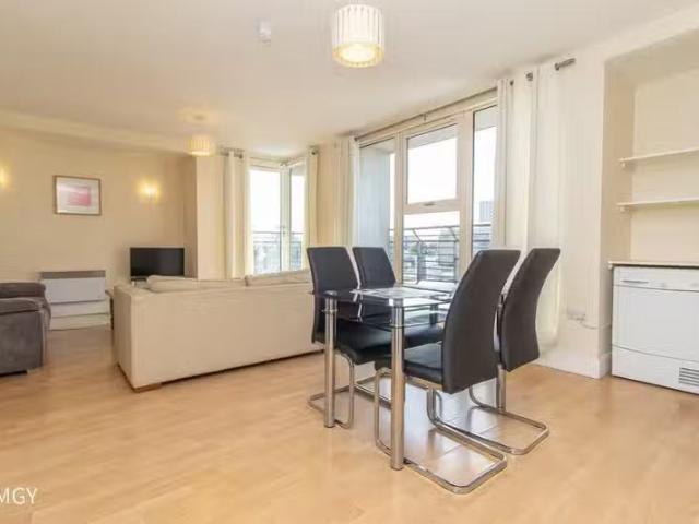 Nice 2 bedroom apartment for rent in The Aspect, Queen Street.