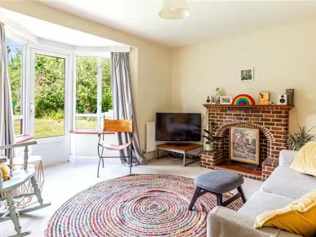 Nice 2 bedroom bungalow for rent in Amberley Close, Harpenden.