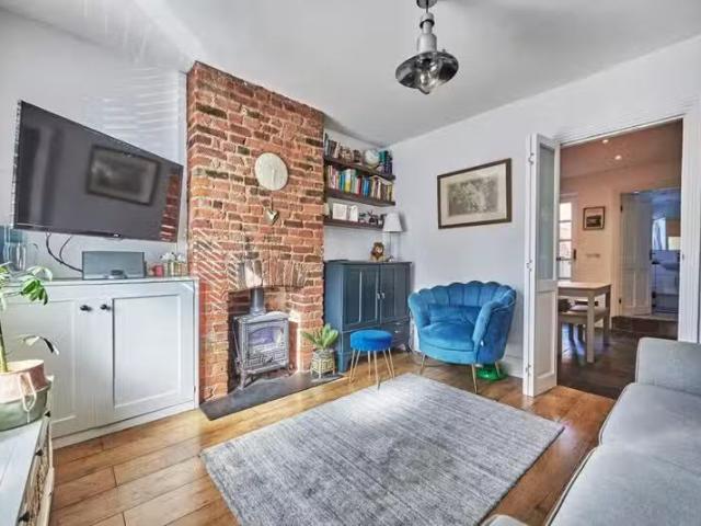 Deal! 2 bedroom cottage for rent in Sopwell Lane, St Albans, H.