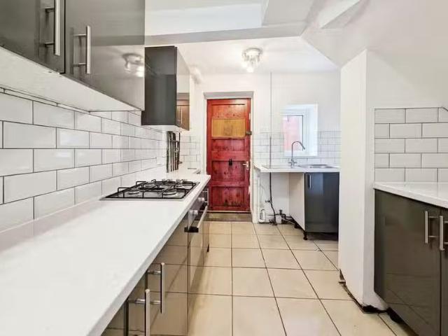 Nice 2 bedroom End Terrace Flat to rent, Grafton Road, Whitley.