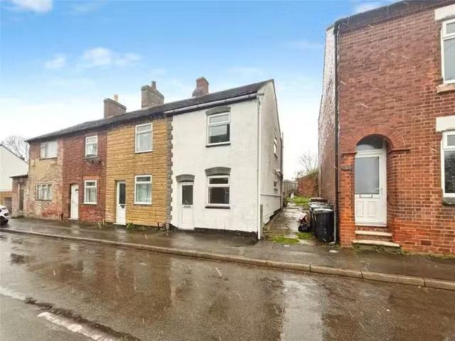 Cozy 2 bedroom End Terrace House to rent, Bosworth Road, Meash.