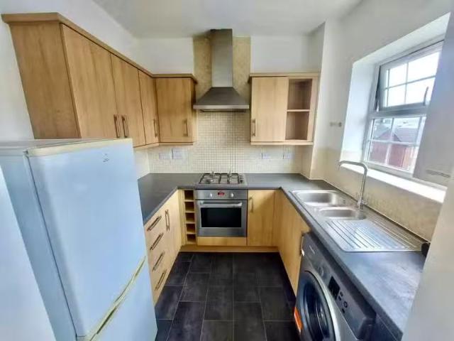 Nice 2 bedroom flat for rent in Creed Way, West Bromwich, B70.