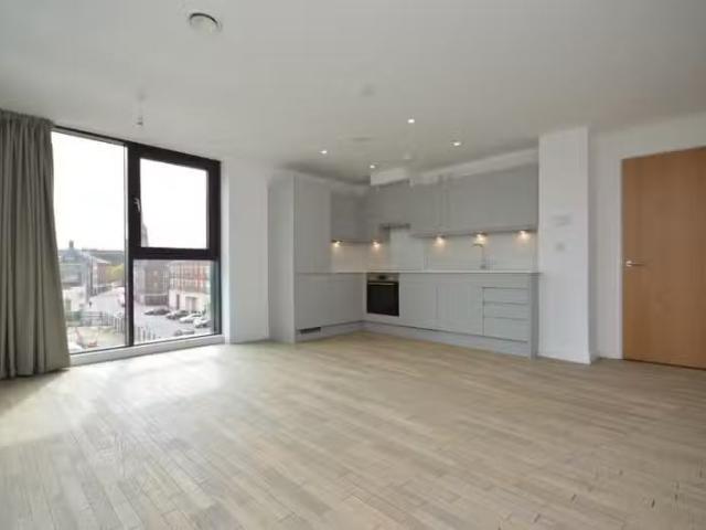 Nice 2 bedroom flat for rent in Flat 12 Twine House, Redcliff.