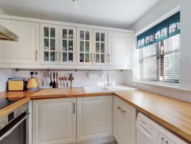 Rental! 2 bedroom flat to rent in Woodvale Way, London NW11