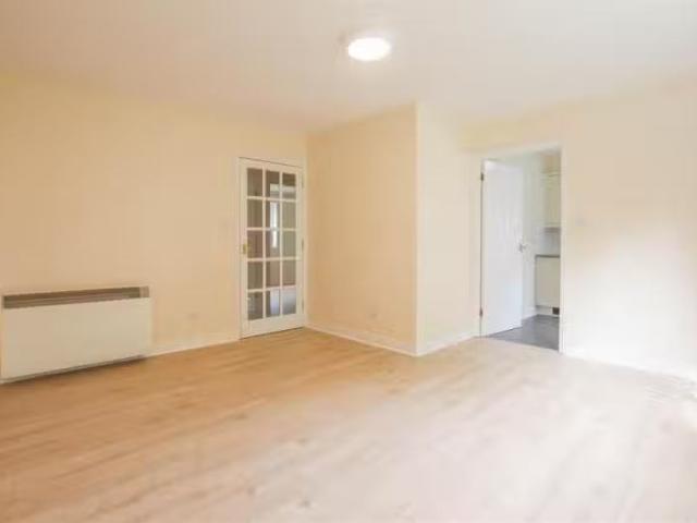 Unique 2 bedroom ground floor flat for rent in Horn Book, Saff.
