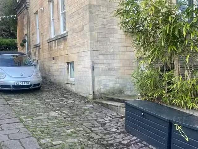 New 2 bedroom ground floor flat for rent in London Street, Bat.