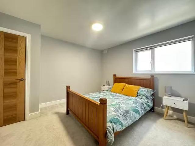 Just in! 2 bedroom ground floor flat for rent in Newstead Road.