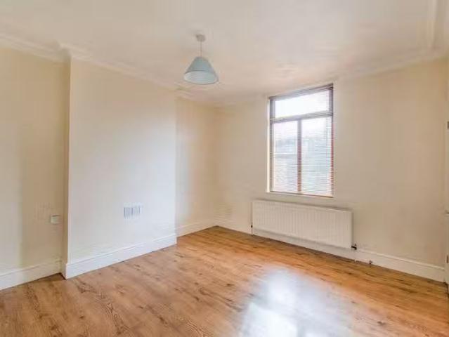 Unique 2 bedroom Mid Terrace House to rent, Old Road, Conisbro.