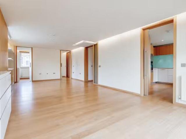 Rental! 2 bedroom property to let in Melbury Road, Holland Par.