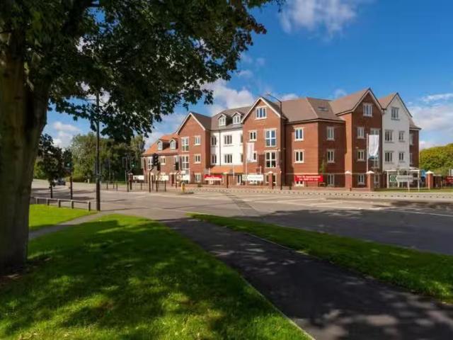 Nice 2 bedroom retirement property for rent in Church Street.