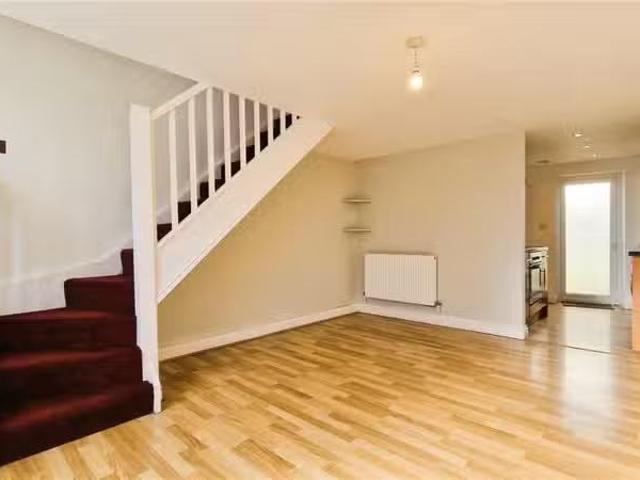 Unique 2 bedroom semi detached house for rent in Kennington Av.