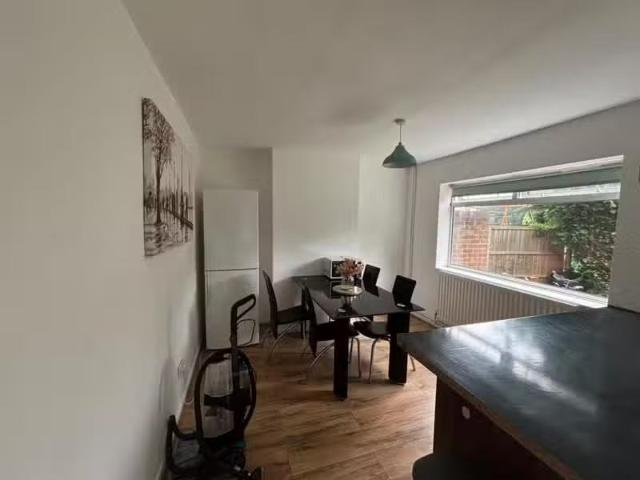 New 2 bedroom semi detached house for rent in Valley Road, Cra.
