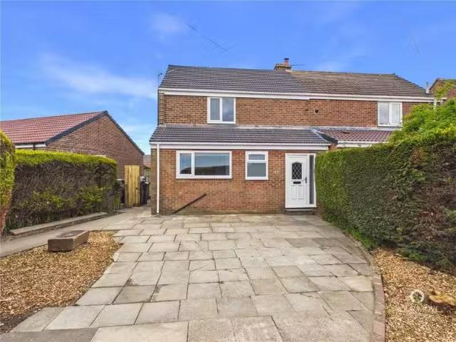 Just in! 2 bedroom Semi Detached House to rent, Henry Avenue.