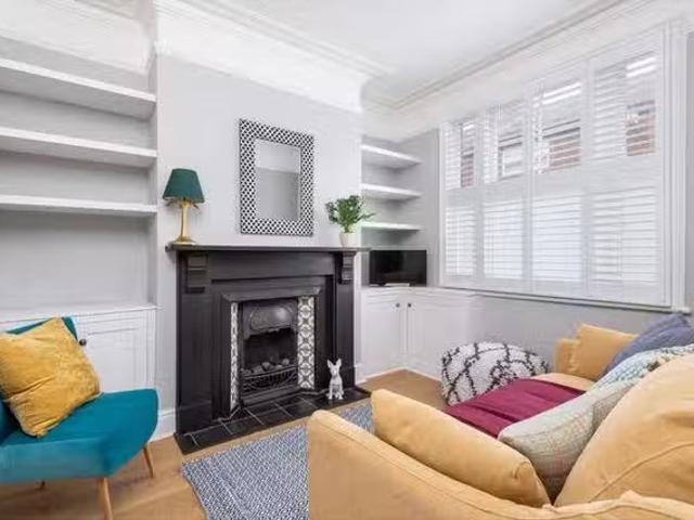 For Rent! 2 BR Colenso Street