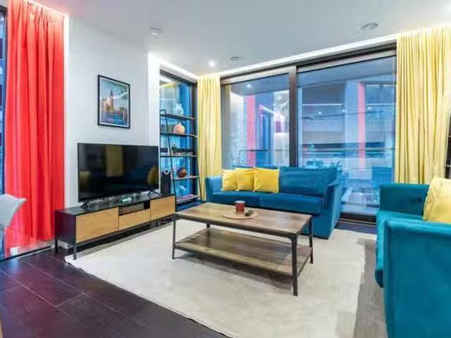 Charming 2 BR Charles Clowes Walk
