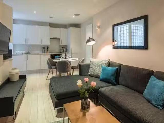 Unique 2 BR Charlotte Street
