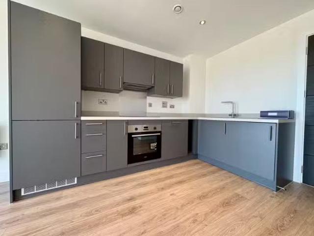 Cozy 2 BR Bristol Street, Birmingham
