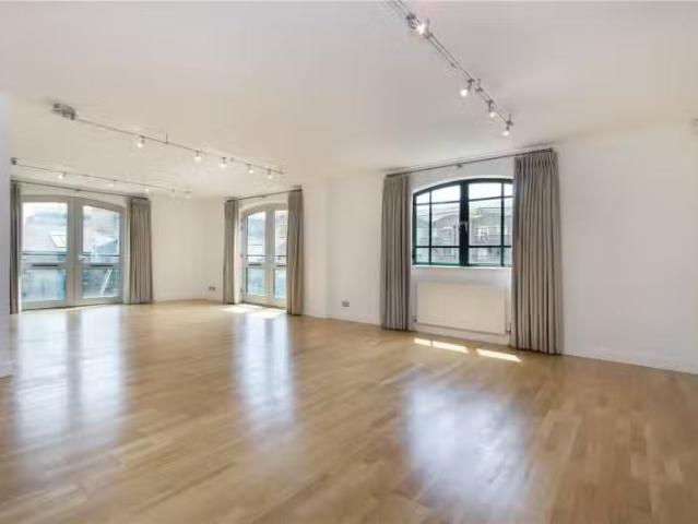 Cheap 2 BR Butlers & Colonial Wharf, London, SE1 2PY