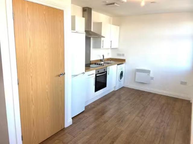 Deal! 2 BR Great Charles Street Queensway, BIRMINGHAM