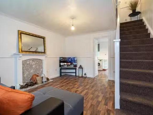 Deal! 2 BR Dart Street