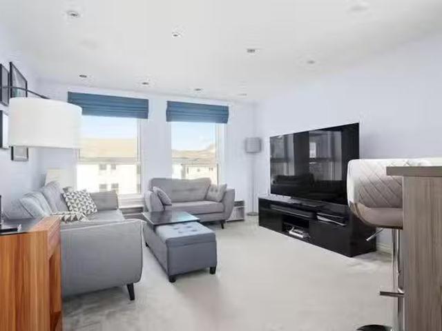 Unique 2 BR Hatters Lane