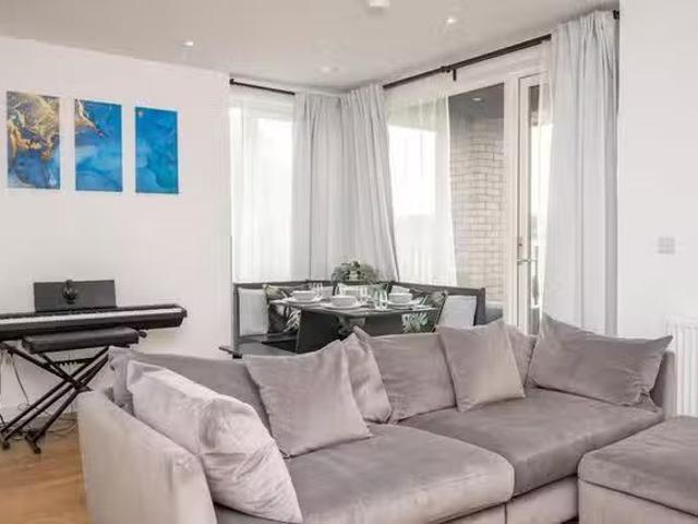 Deal! 2 BR Haverley Street