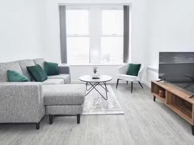 Just in! 2 BR Lower Vickers Street