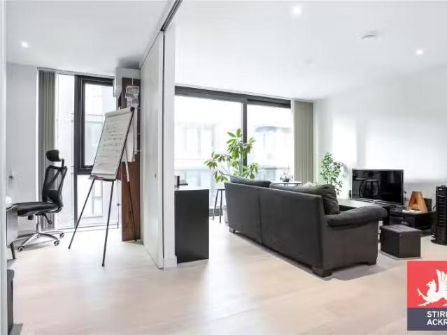 Nice 2 BR Starboard Way, London, E16 2PE