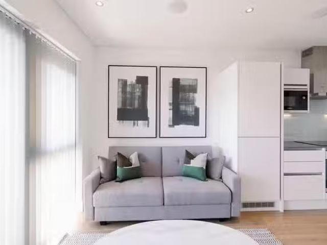 Cheap 2 BR Parr Street