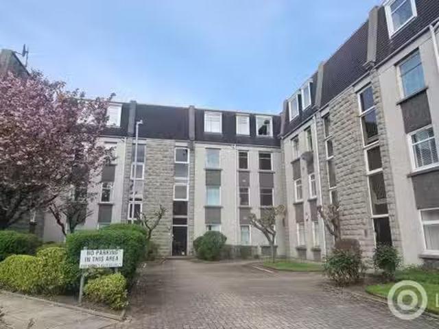 Charming 2 BR Property to rent in 65 Linksfield Gardens Aberdeen