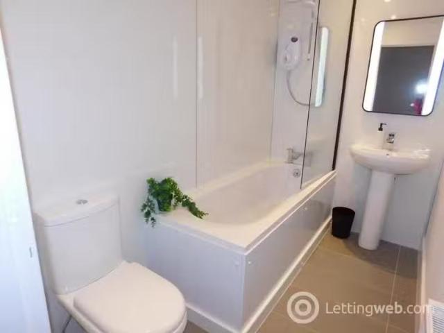 For Rent! 2 BR Property to rent in Victoria Road, Torry, Aber.