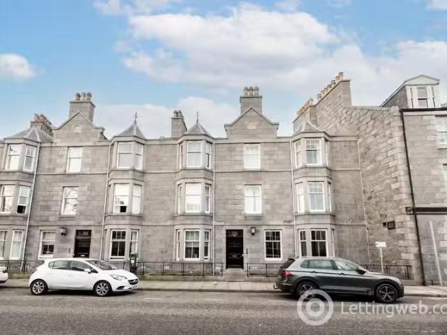 Deal! 2 BR Property to rent in Whitehall Place, Aberdeen, Aber.