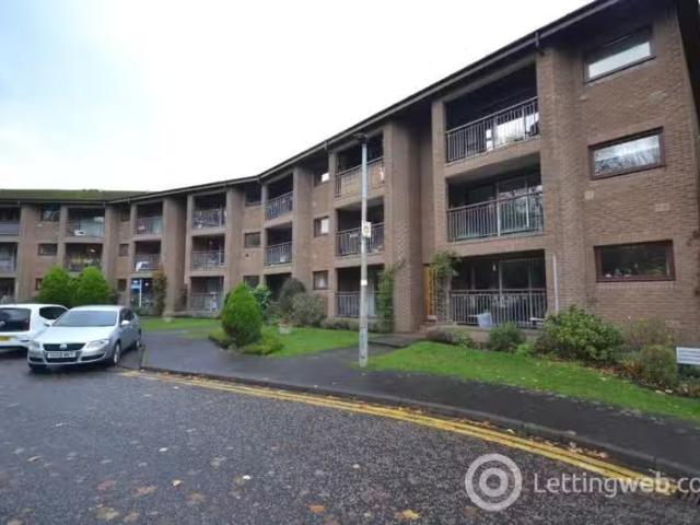 Cozy 2 BR Property to rent in York Road, Trinity, Edinburgh, E.