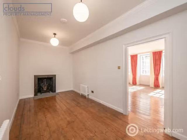 Cheap 2 BR Property to rent in Advocates Close, Old Town