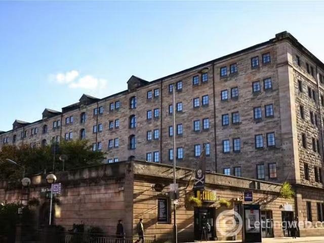 Nice 2 BR Property to rent in Bell Street, Merchant City, Glas.
