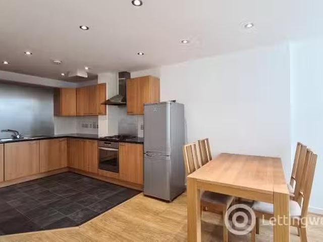 For Rent! 2 BR Property to rent in Bothwell Street, City Centr.
