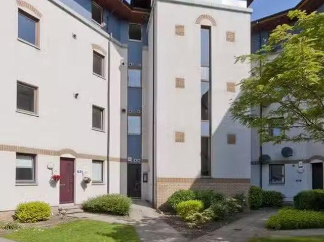 Unique 2 BR Property to rent in Bloomfield Court, Aberdeen, AB10