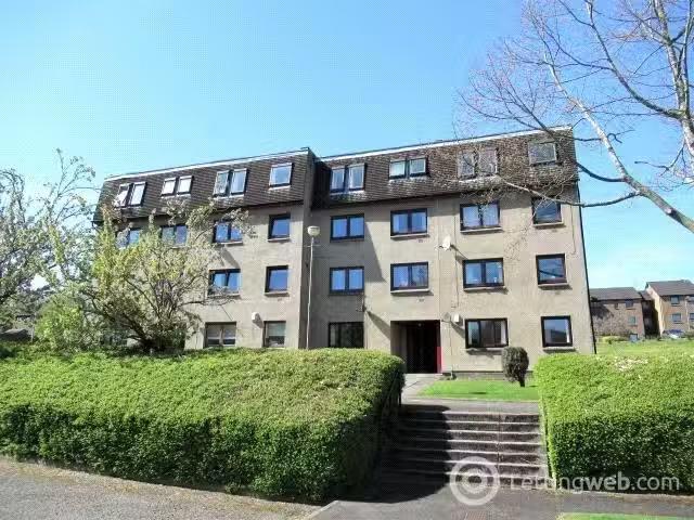 Nice 2 BR Property to rent in Fortingall Avenue, Glasgow, G12