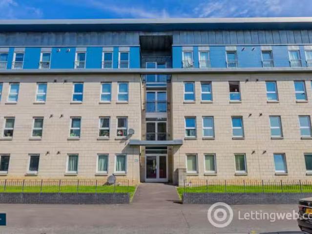 Nice 2 BR Property to rent in Flat 3/2 160 St Andrews Road, Gl.