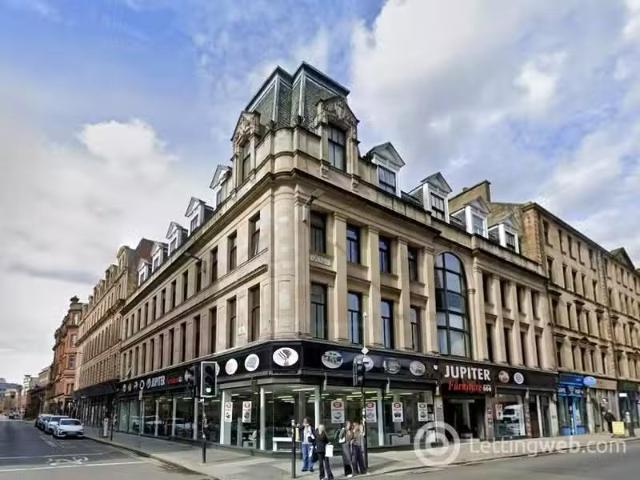 Nice 2 BR Property to rent in High Street, Merchant City, Glas.