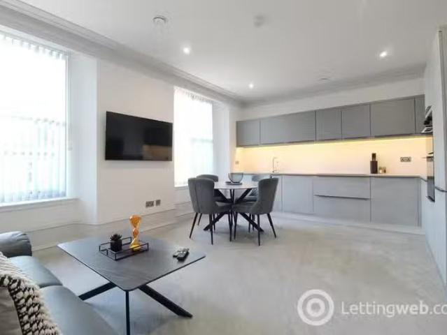 Charming 2 BR Property to rent in Hydro House, Union Street, A.