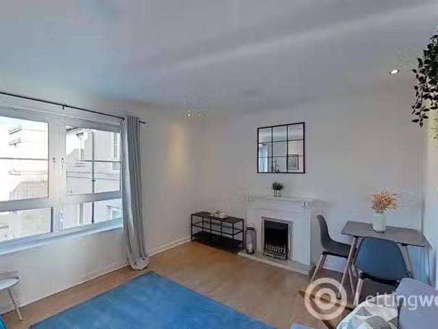 Just in! 2 BR Property to rent in Inglis Green Gait, Edinburgh.