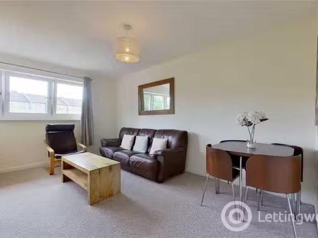 Nice 2 BR Property to rent in Inglis Green Rigg, Edinburgh, EH14