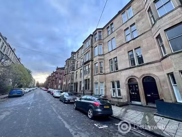 For Rent! 2 BR Property to rent in Kersland Street in Glasgow.