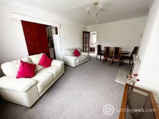 Cheap 2 BR Property to rent in Letham Place, Fife