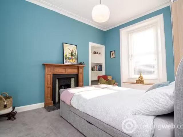 Just in! 2 BR Property to rent in Market Street, Musselburgh.