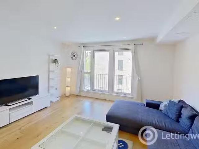 Just in! 2 BR Property to rent in Melvin Walk, Edinburgh, EH3