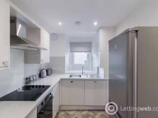 Nice 2 BR Property to rent in Milnbank Road, West End, Dundee.